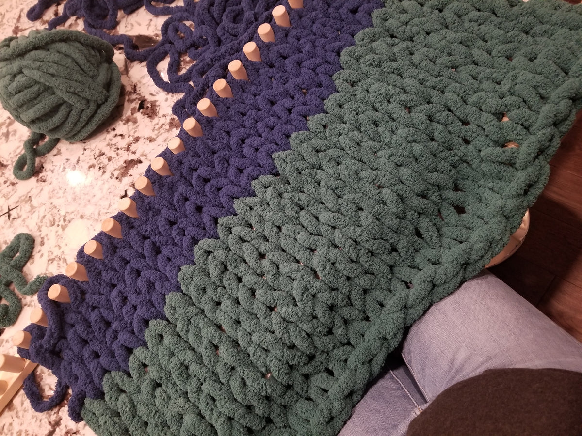 The ultimate chunky blanket knitting loom! – Uppercase Designs