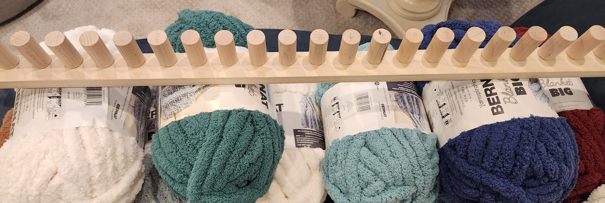 Chunky Blanket Loom with Included Yarn – Uppercase Designs