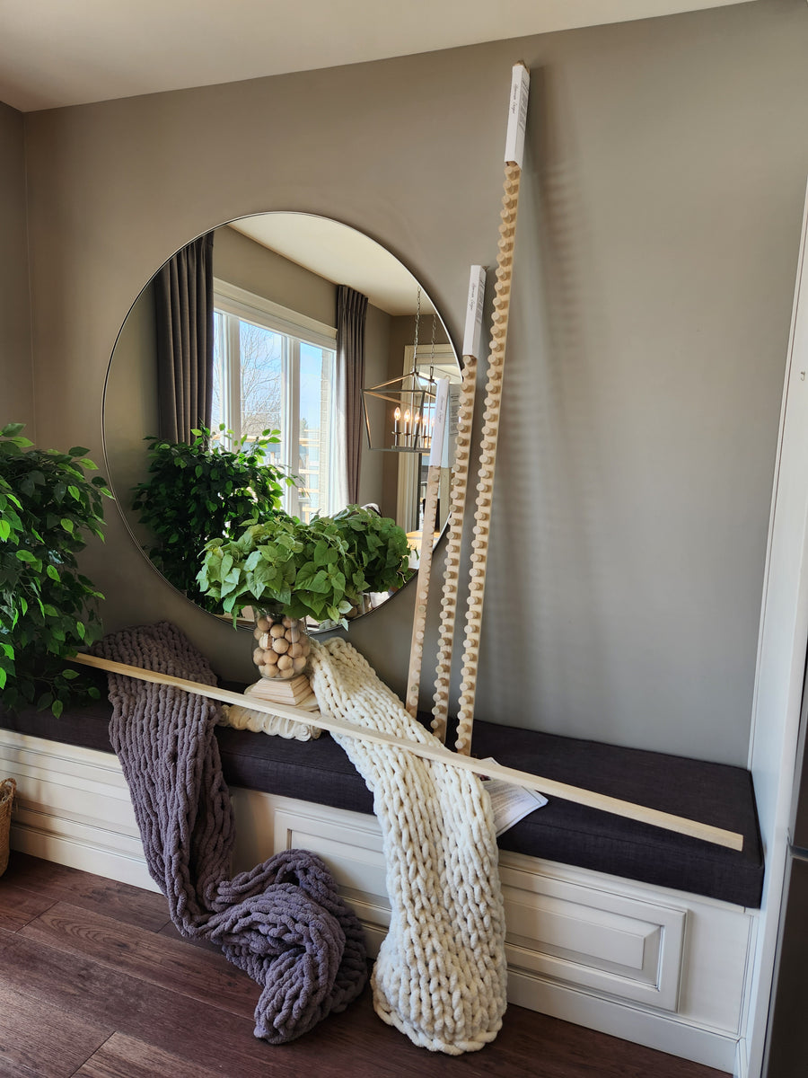 The Extreme Chunky Blanket Loom Kit includes 6 Balls of Yarn ...